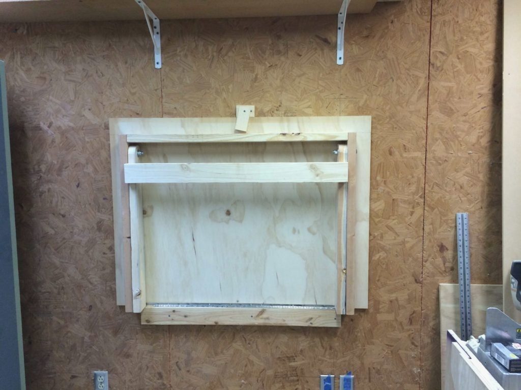 Inspiring Fold Down Workbench – Ridacto